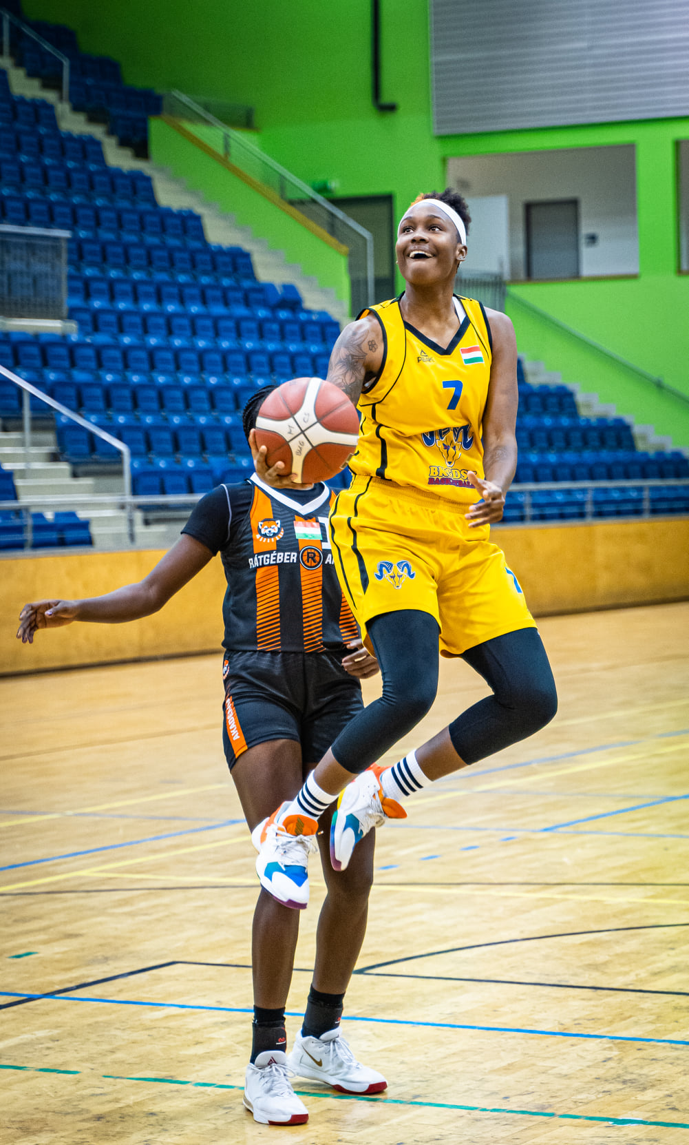 Basketball player:: Davis Camesha